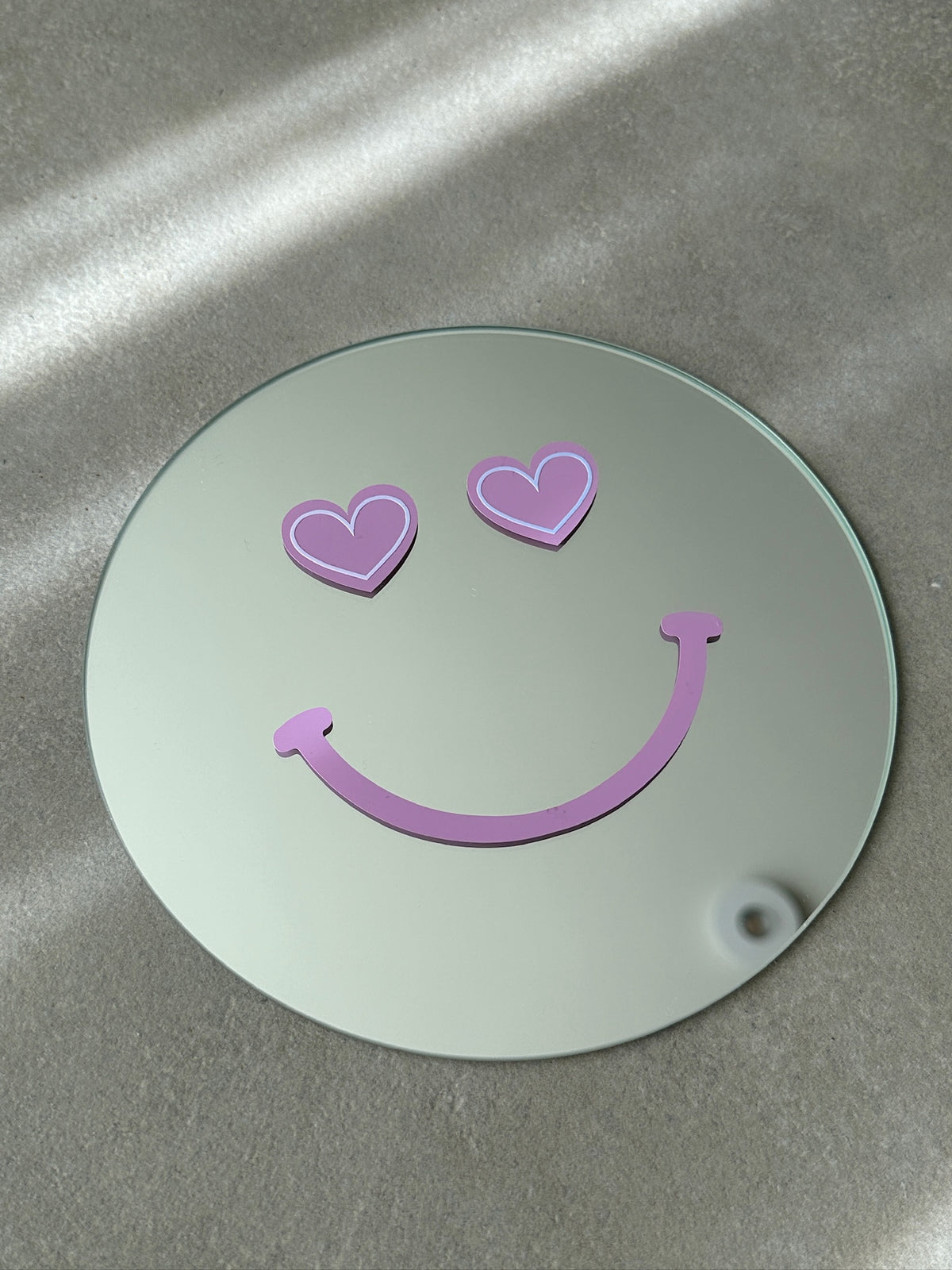 Smiley heart mirror lila – blemzstudio